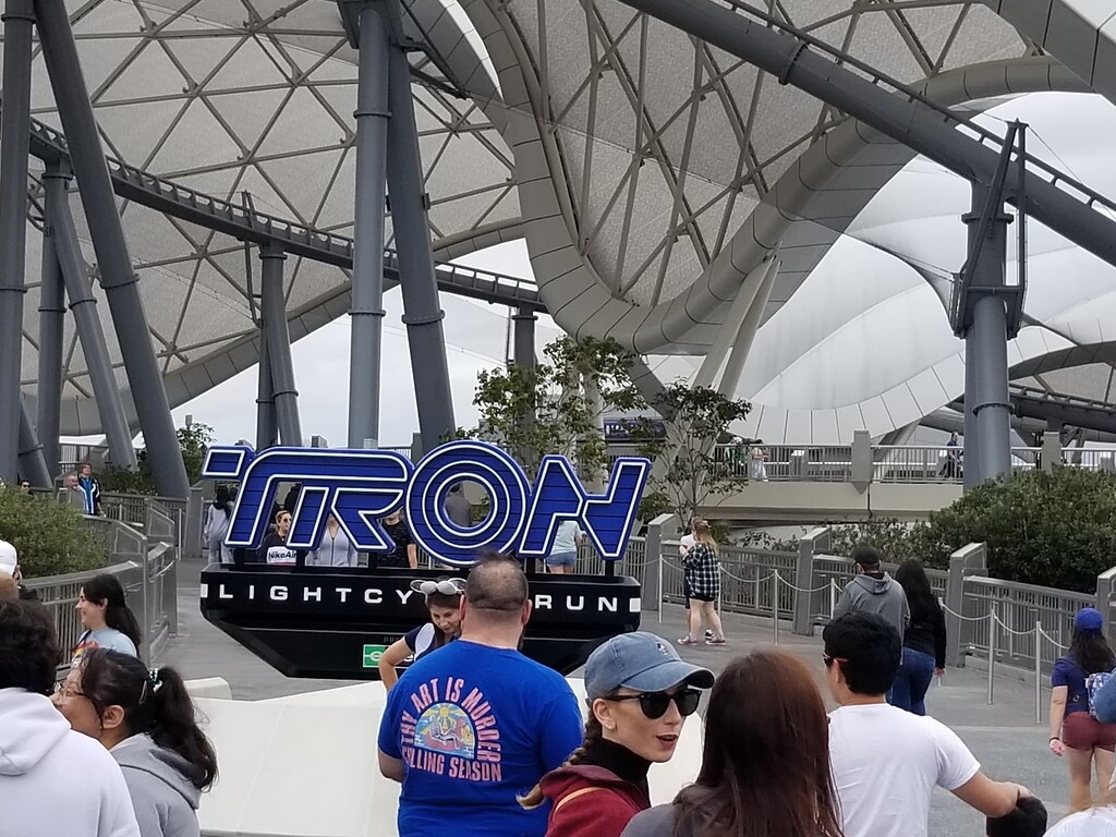 Liners in the Mainframe: Who's Going for TRON Previews and When? - Trip ...
